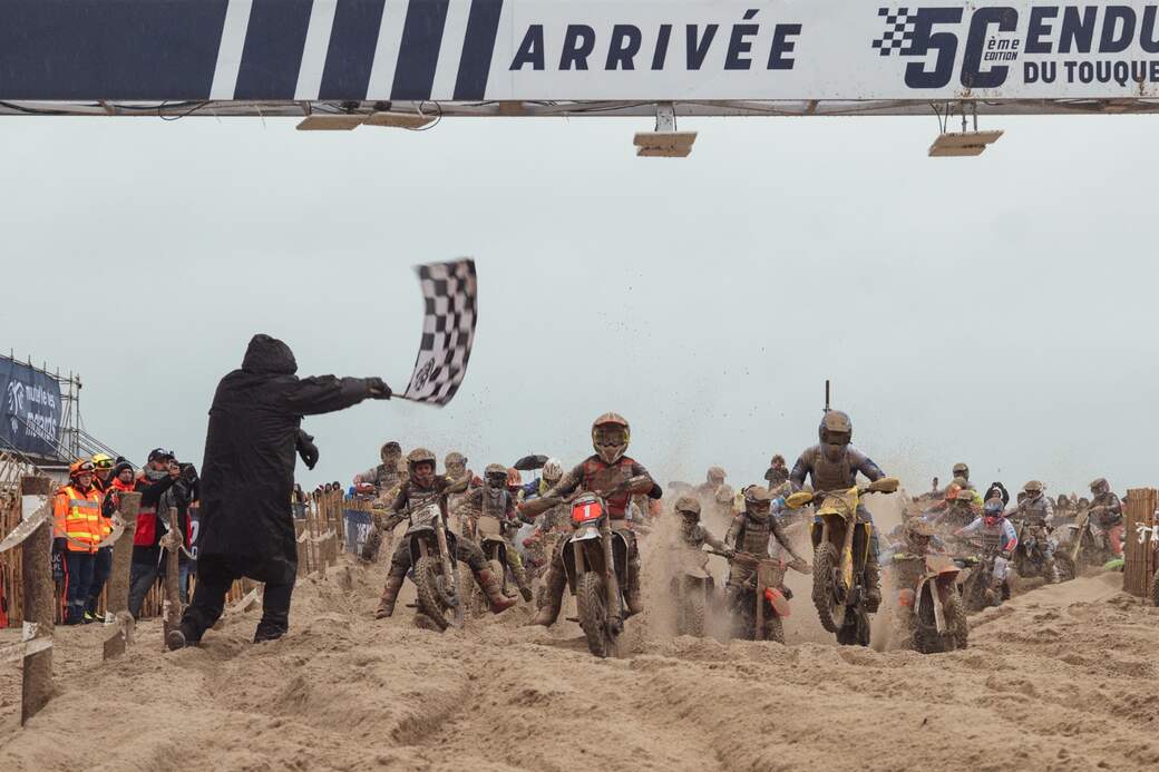 Kellett Wins Sand Races Title